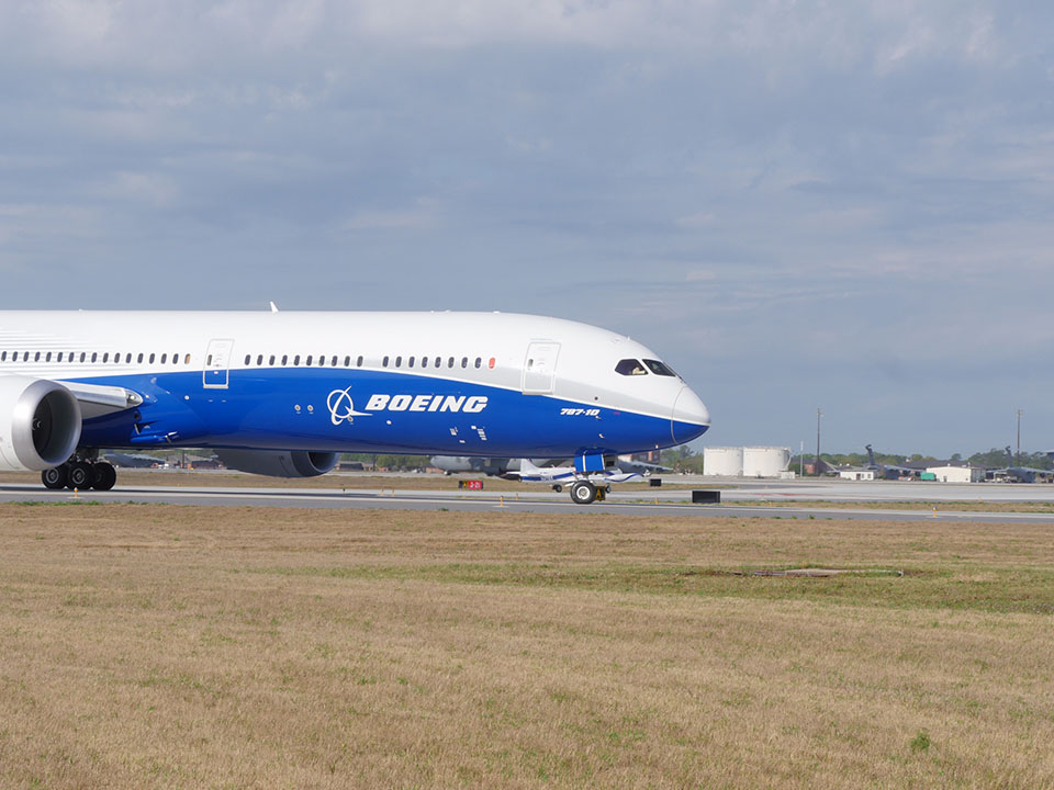 787-10 First Flight