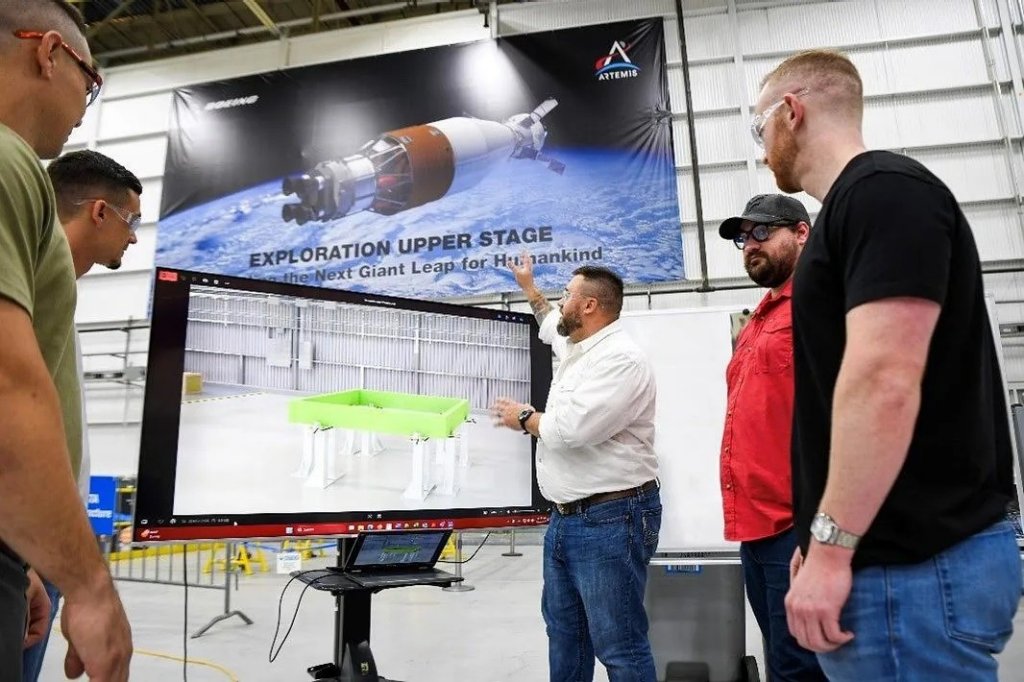 First component of upgraded moon rocket stage completed